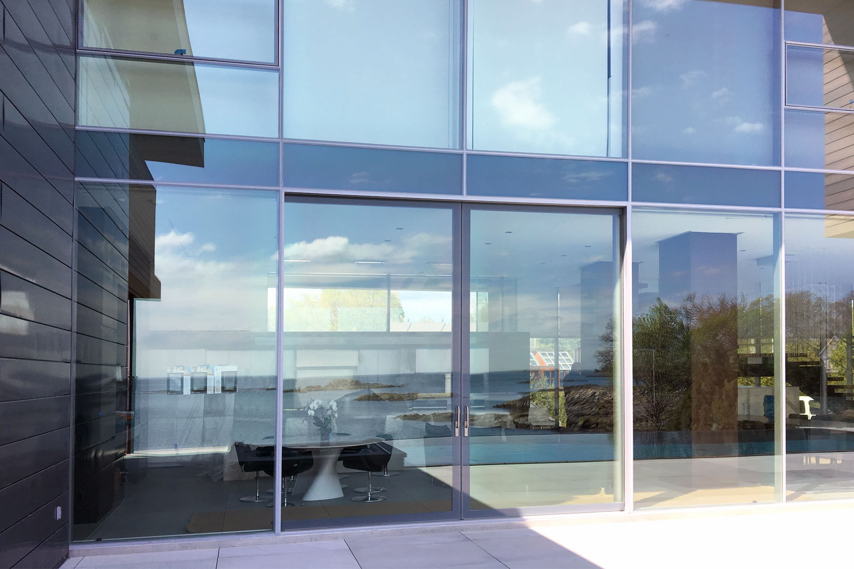 FFI UltraVue Lift Slide Door System